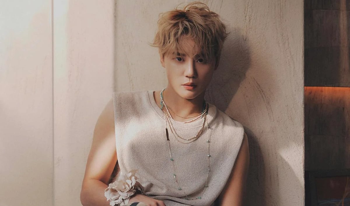 Junsu reveals beige teaser images for 'Red Diamond' | allkpop