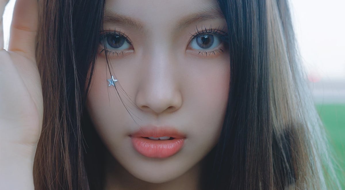 NewJeans Hyein's older brother garners attention as 'short-haired Hyein ...