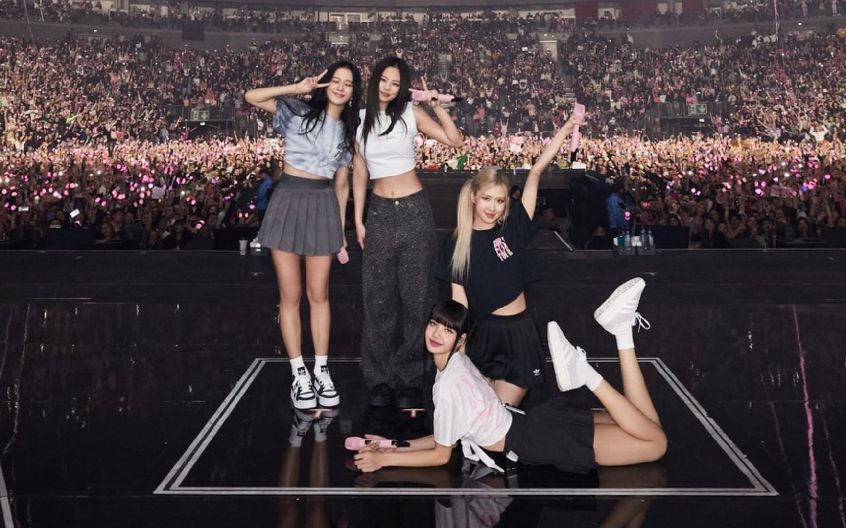 K-netizens are proud of BLACKPINK achieving Full Stadium Sold-Out shows across North America ...