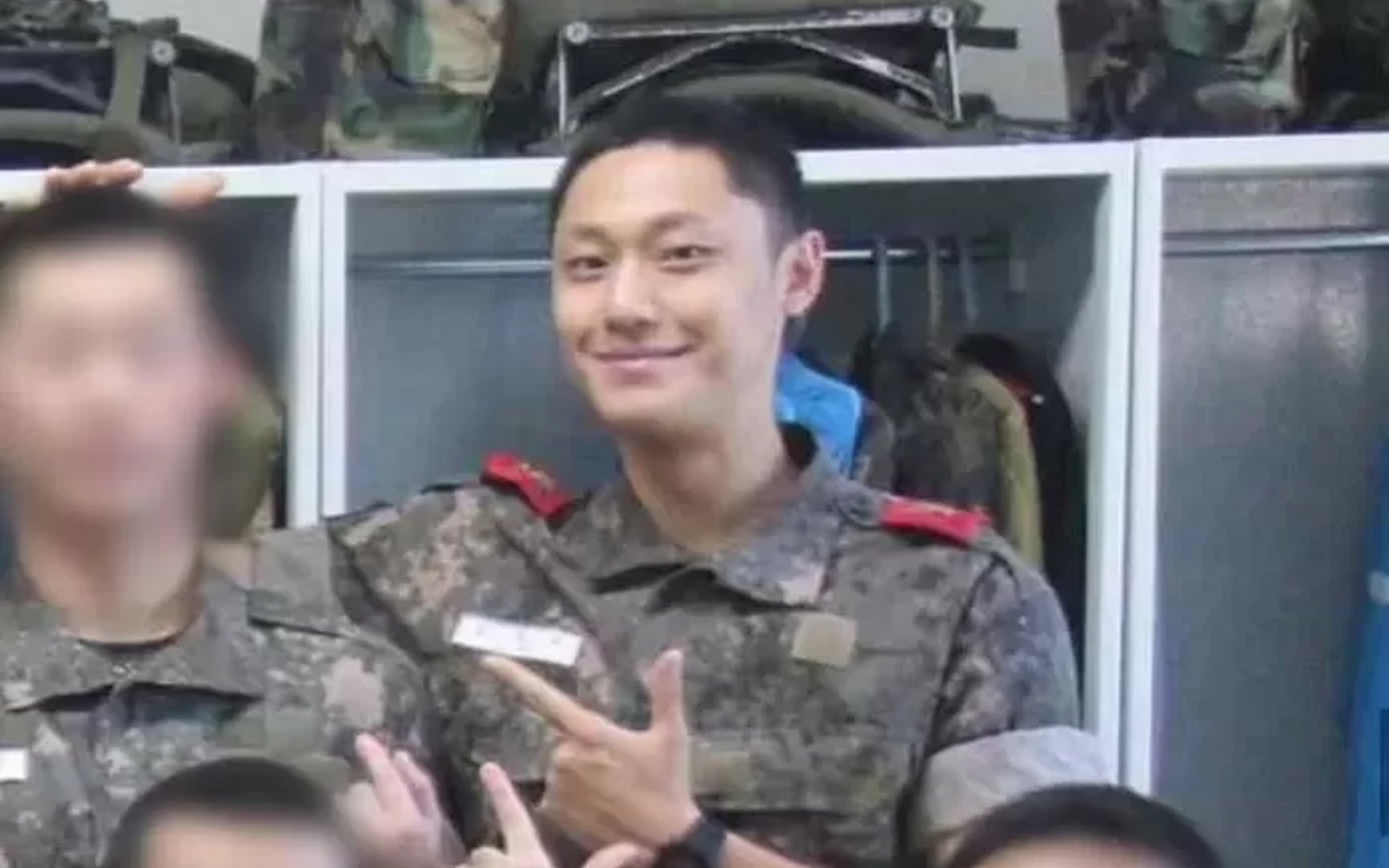 Air Force Military Training Unit reveals photos of Lee Do Hyun during his military training ...