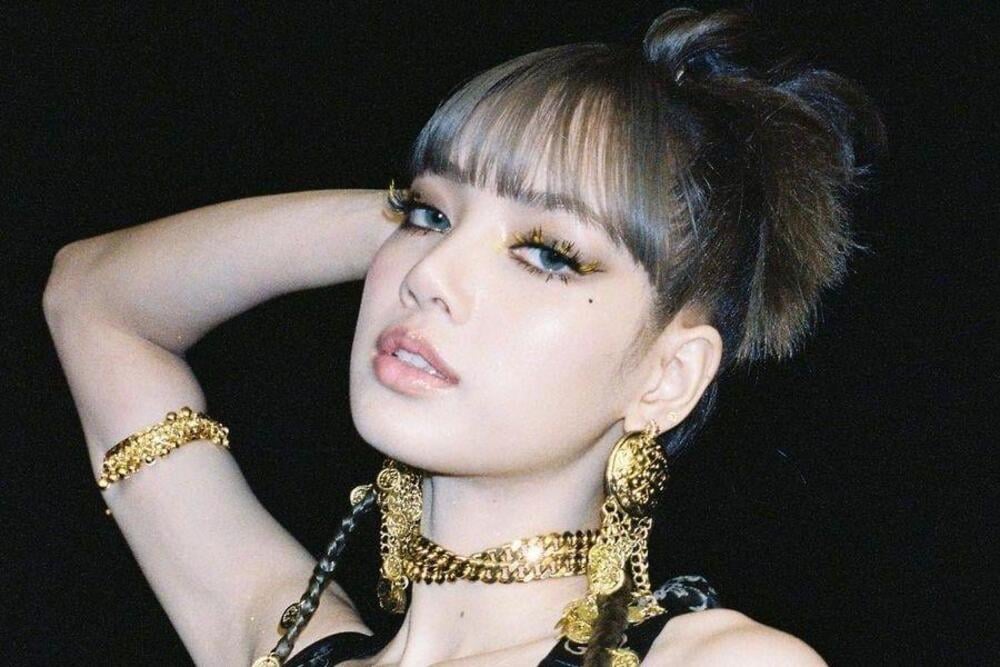Lisa's performance video for 'MONEY' reaches 900M views on Youtube ...