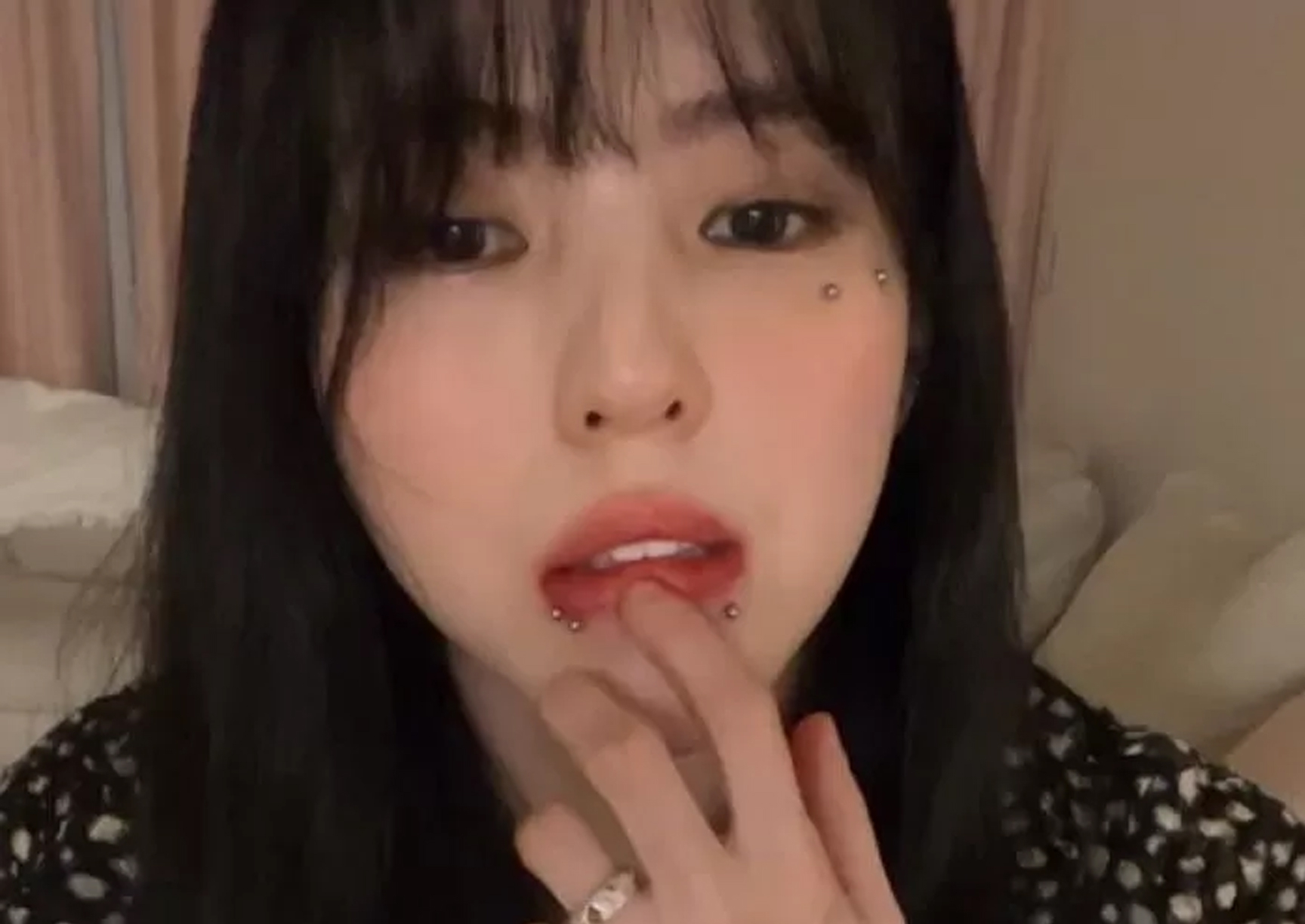 Han So Hee answers fan questions about her new facial piercings | allkpop