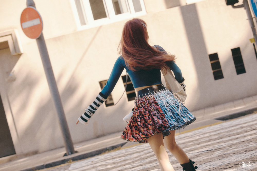 Chuu showcases her lovely and adorable beauty in the new teaser photos ... Chuu showcases her lovely and adorable beauty in the new teaser photos ...