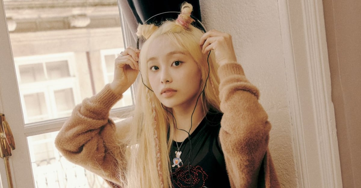 Chuu reveals track list for 1st mini album 'Howl' | allkpop