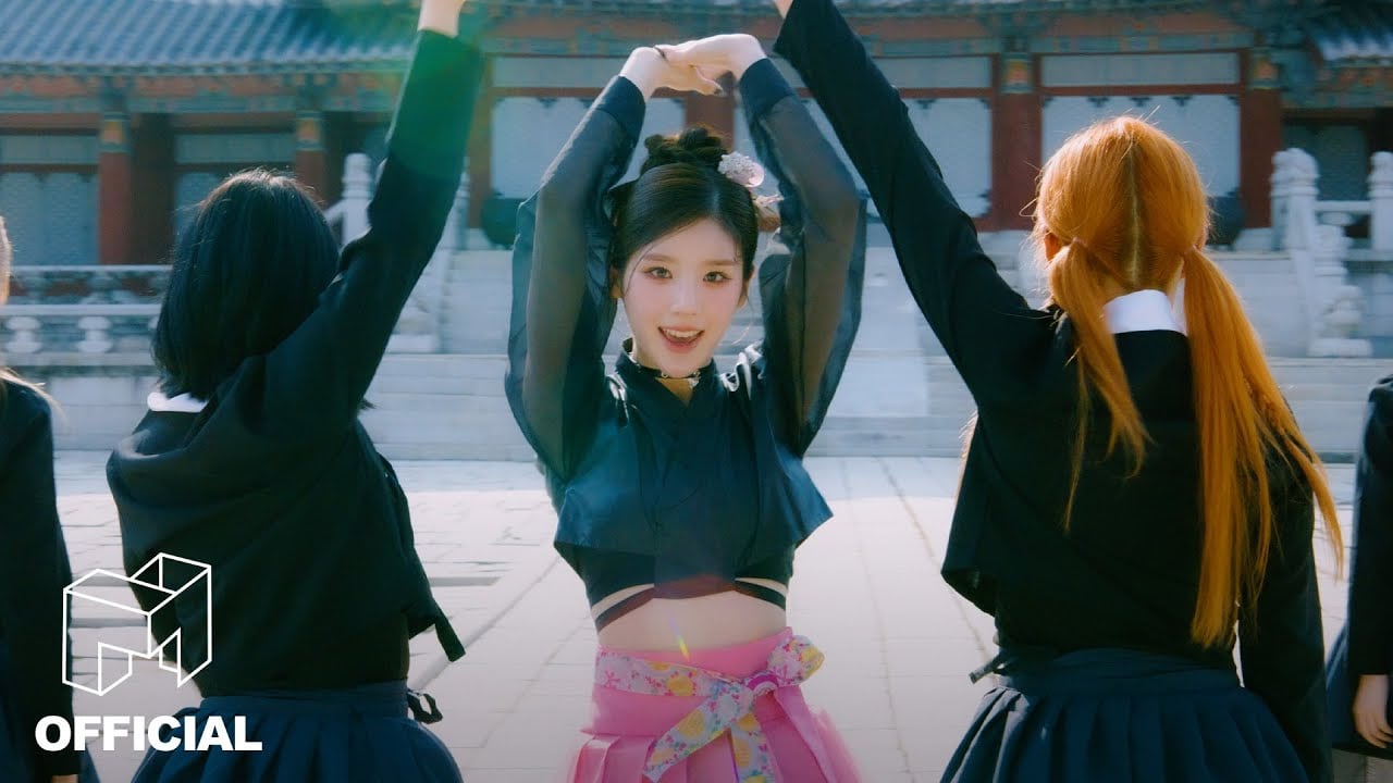 ARTMS's HeeJin dances at a palace in 'Algorithm' choreography video ...