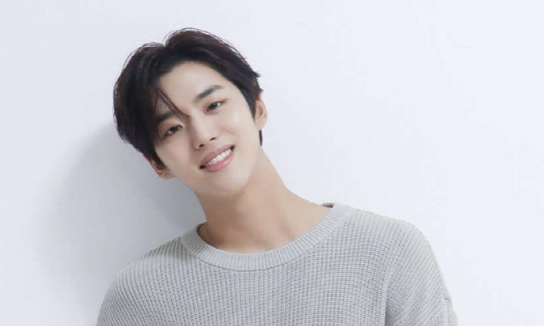 Pentagon's Hongseok inks exclusive contract with ANDMARQ | allkpop