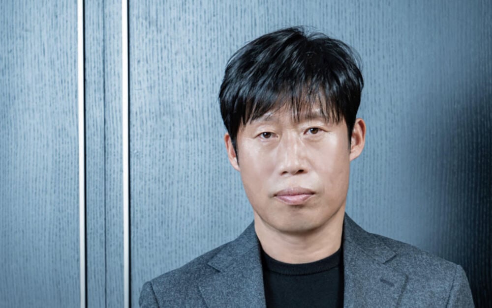 Actor Yoo Hae Jin signs exclusive contract with Awesome ENT | allkpop