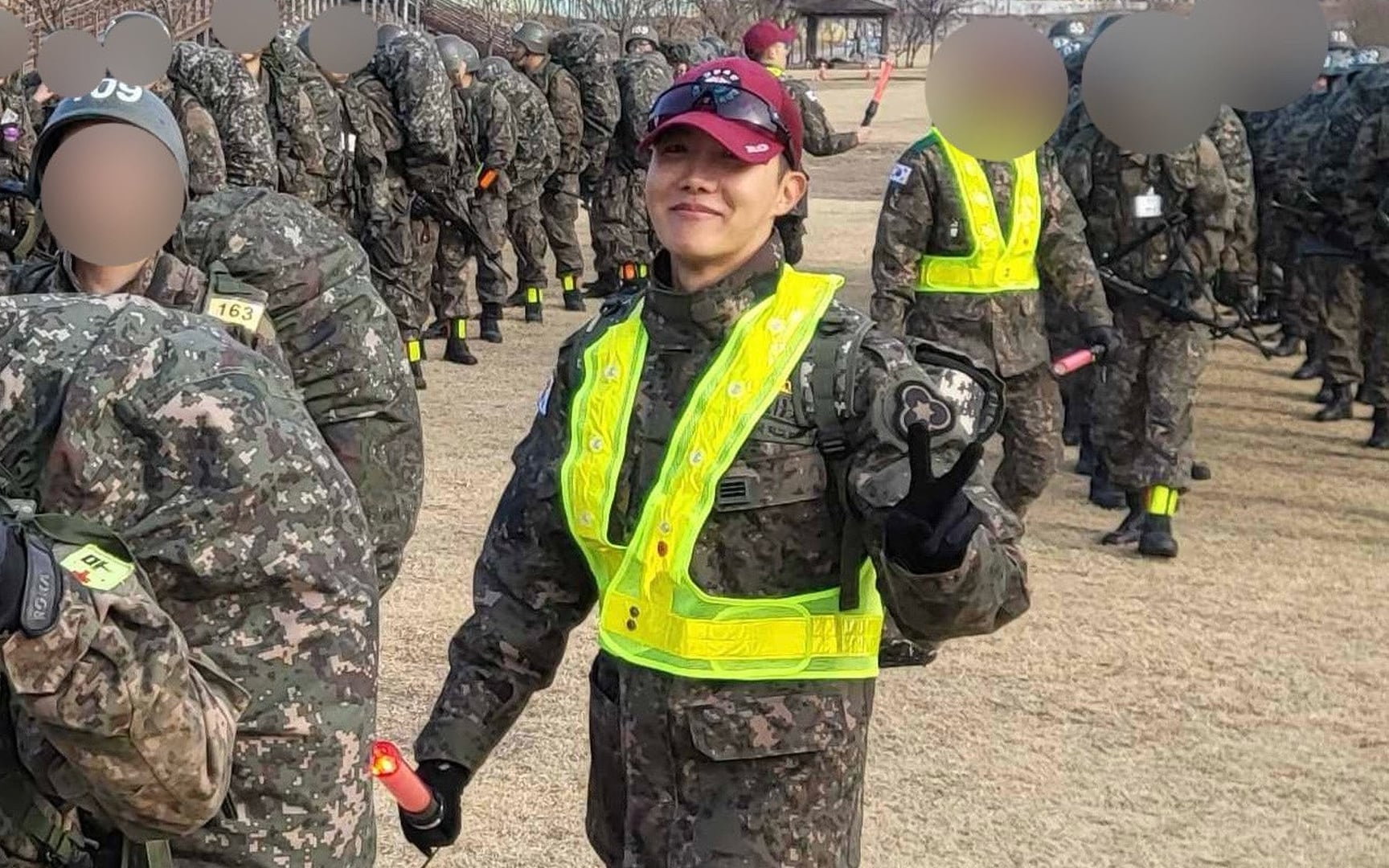 Exclusive photos show BTS's J-Hope Leading Soldier Trainees through the ...