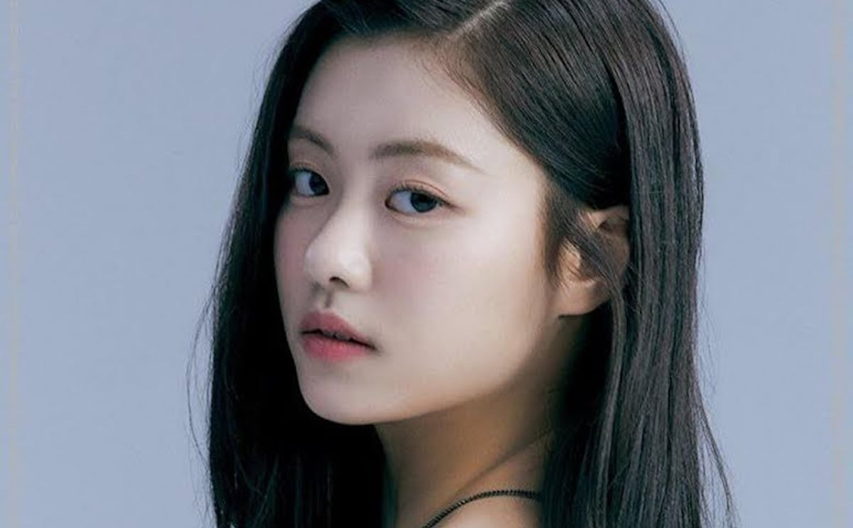 Former LE SSERAFIM's Kim Garam not appearing at high school graduation ...