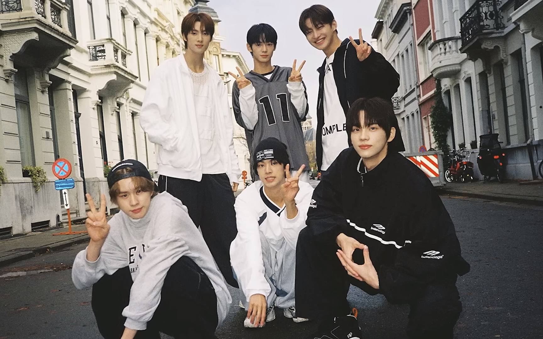 "Monster Rookies" TWS steadily climb to reach #1 on Melon's HOT 100 ...