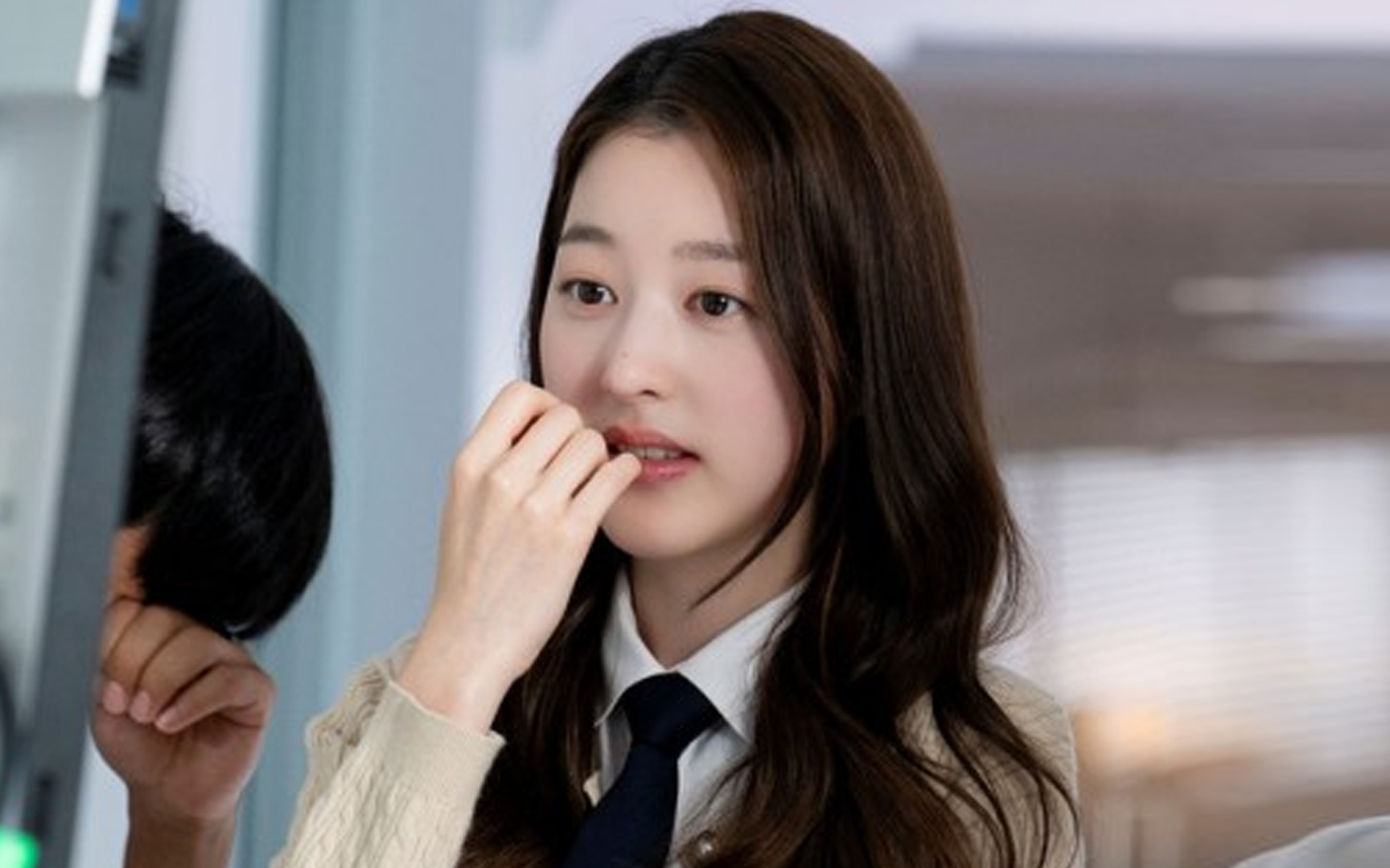 Jang Won Young's older sister Jang Da Ah is receiving mixed reactions for her acting skills in ...
