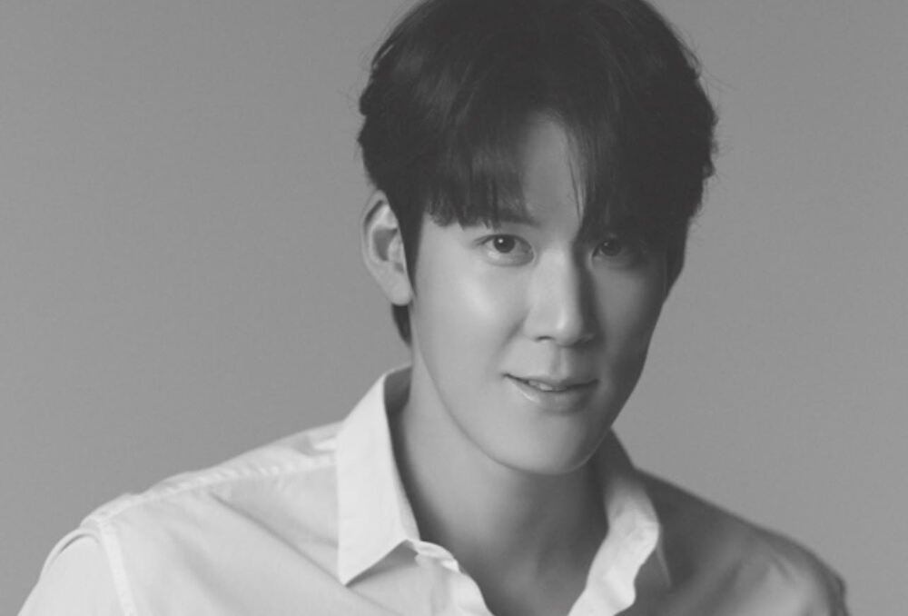 Former national swimming champion Park Tae Hwan signs exclusive ...