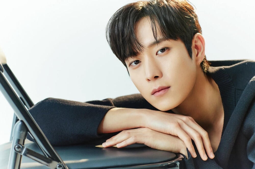 Actor Kim Young Dae renews exclusive contract with agency Outer Korea ...