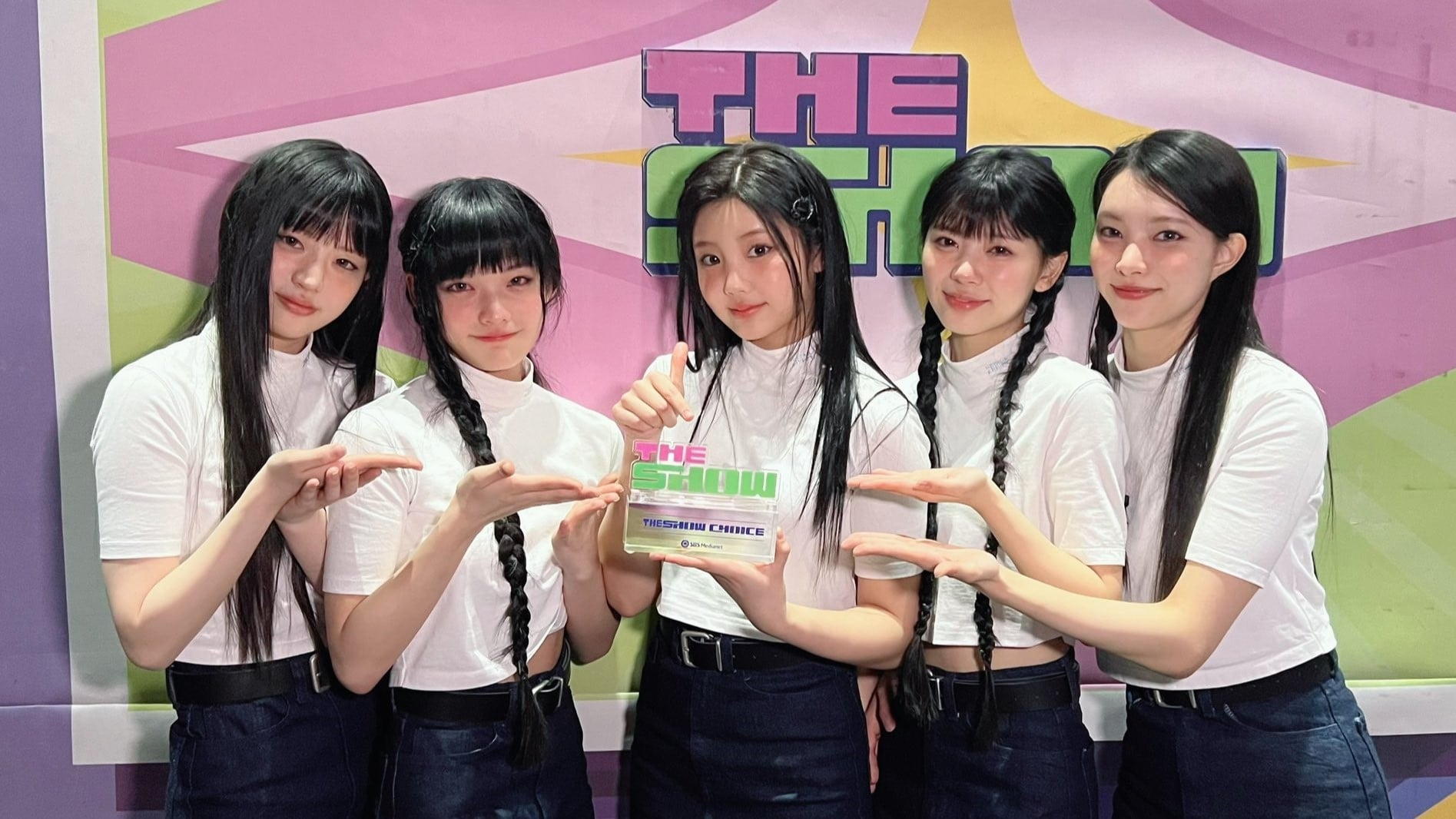 ILLIT bag their first-ever music show win with 'Magnetic' on 'The Show ...