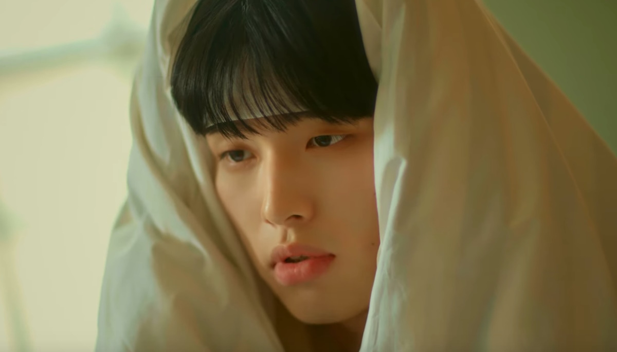 ONLEE (Lee Seung Hwan) stays home sick in 'Love Algorithm' MV | allkpop