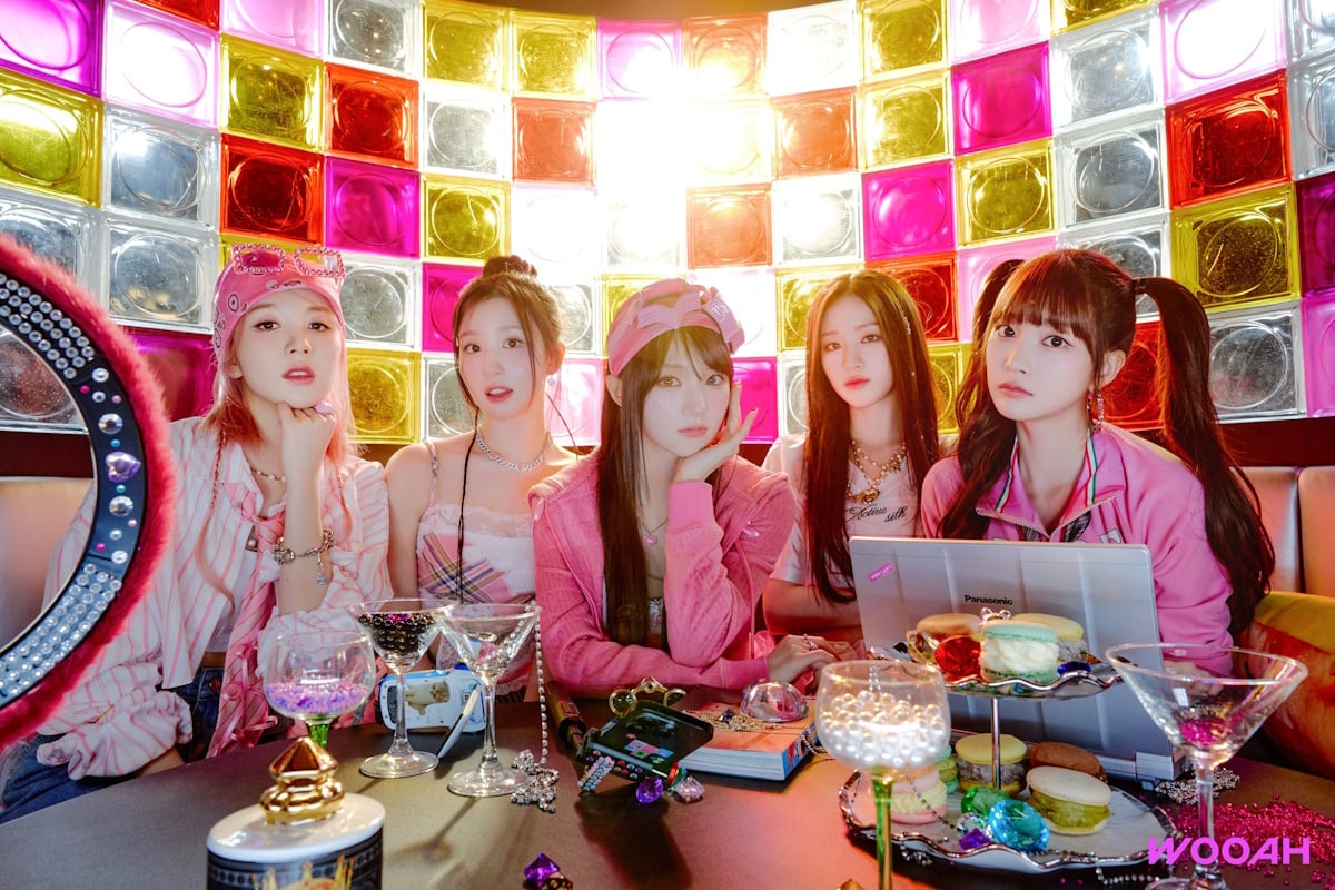 Woo!ah! group up in colorful concept photos for 'BLUSH' | allkpop