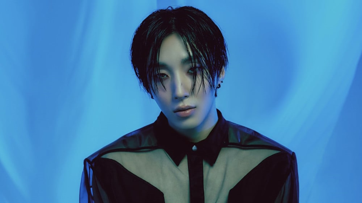 Moon Jongup teases his official lightstick | allkpop