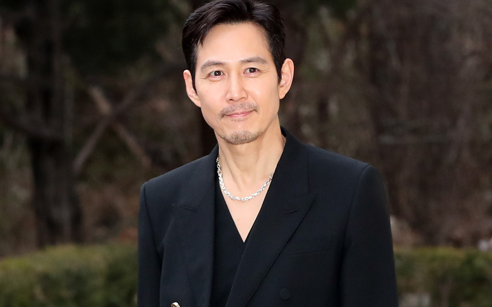 Lee Jung Jae and Lim Ji Yeon’s Bold Pairing in ‘Mean Love’ Sparks Age-Gap Debate