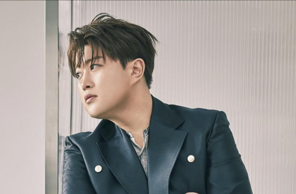 Manager confesses to swallowing memory card in trot singer Kim Ho Joong ...