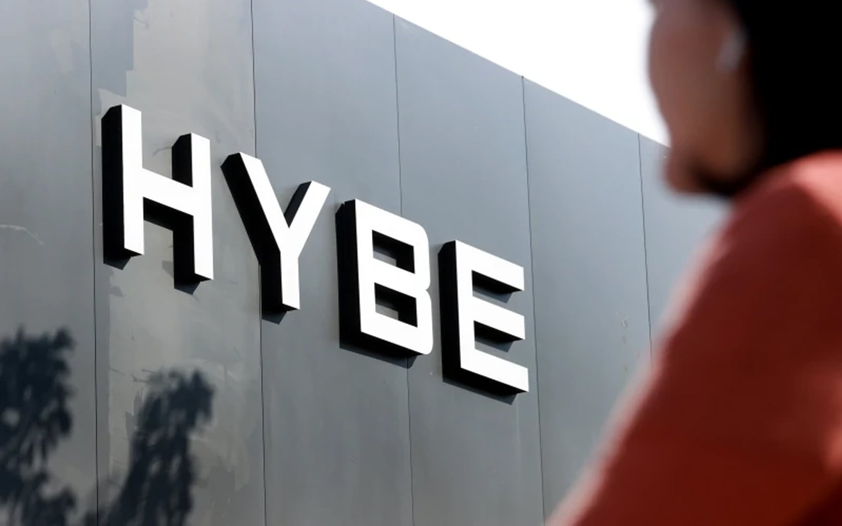 K-netizens react to HYBE trying to replace Min Hee Jin with CSO Lee Jae Sang as the new ADOR CEO ...