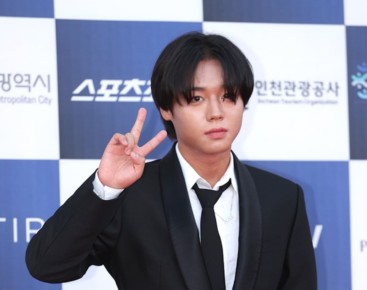 Park Ji Hoon signs exclusive contract with YY Entertainment | allkpop