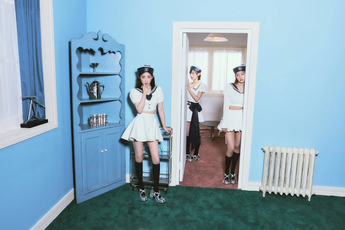 Red Velvet team up in 'mysterious hotel' concept photos for 'Cosmic ...