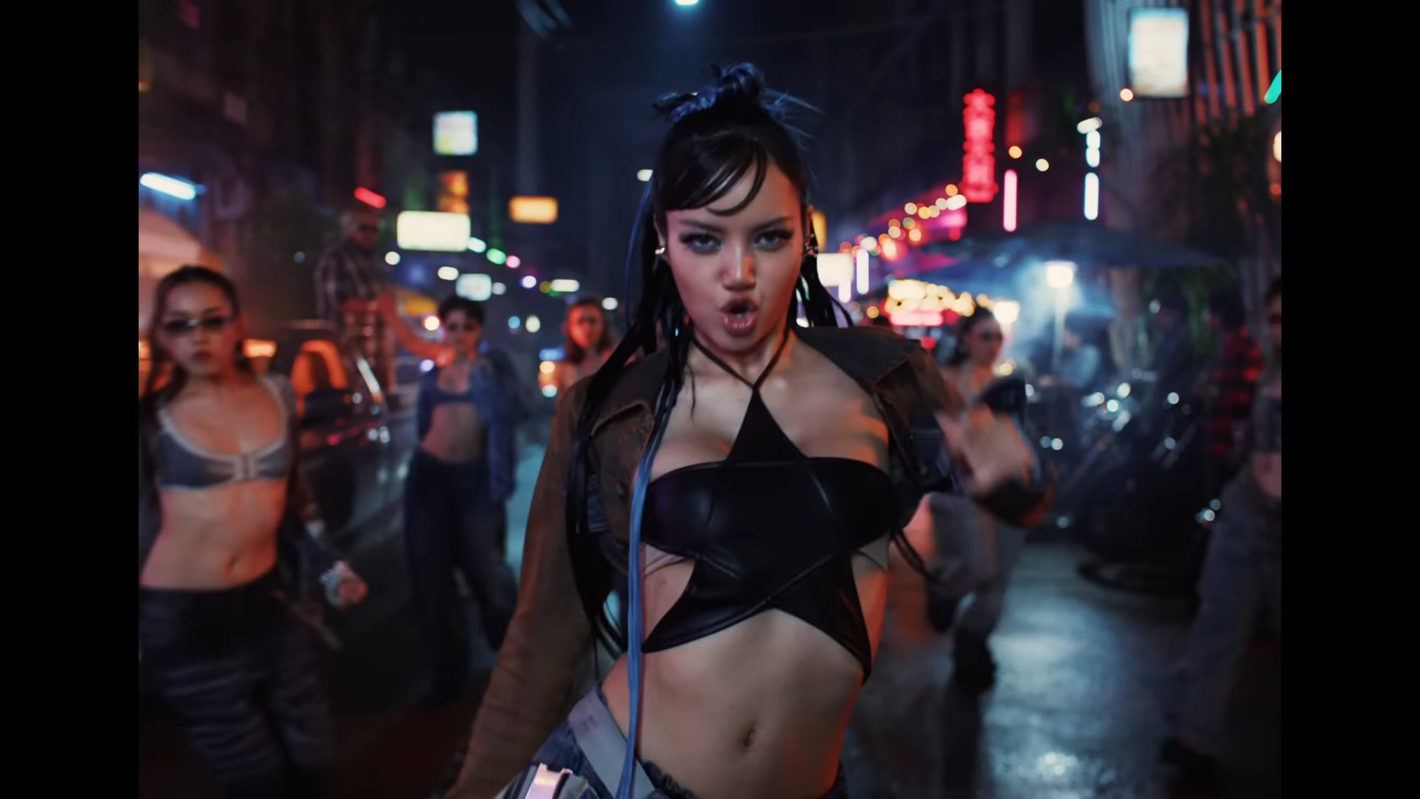 How K-netizens are reacting to BLACKPINK Lisa's "ROCKSTAR" comeback MV | allkpop