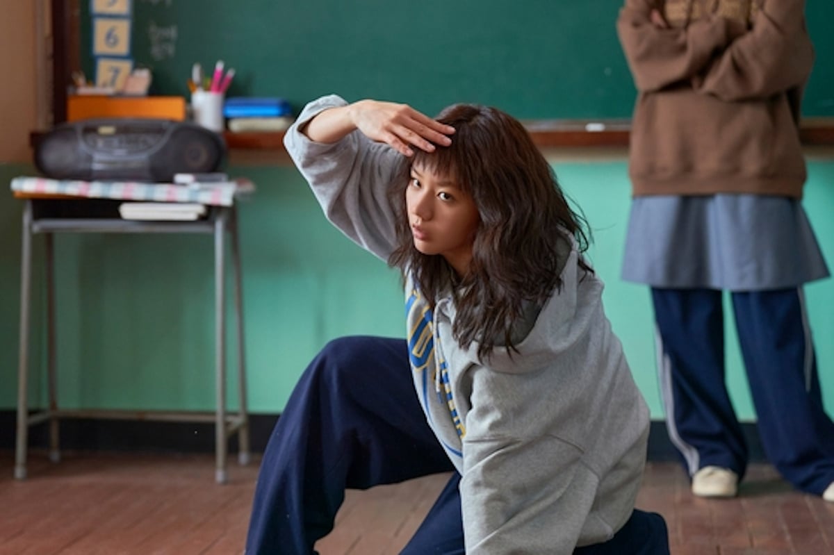 Hyeri reveals her passion for cheerleading in 'Victory' still cuts ...