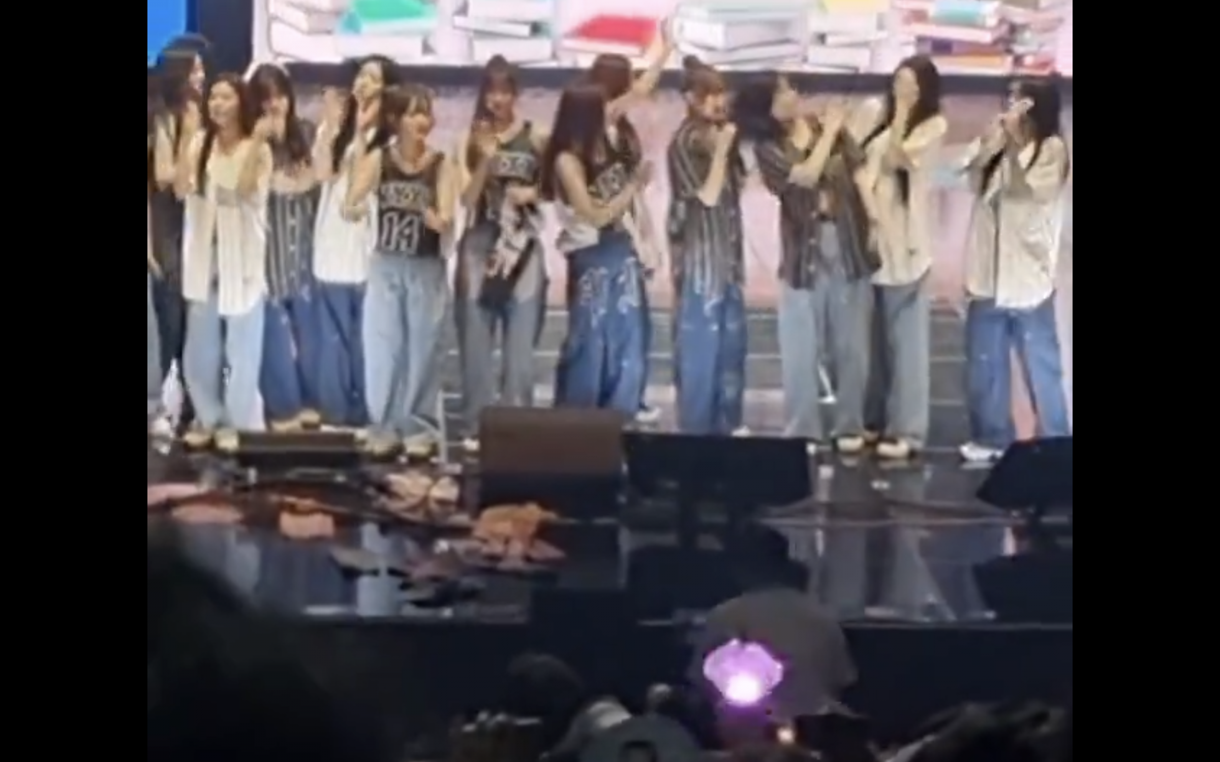 Fan throws object and strikes member in the face at tripleS's concert ...