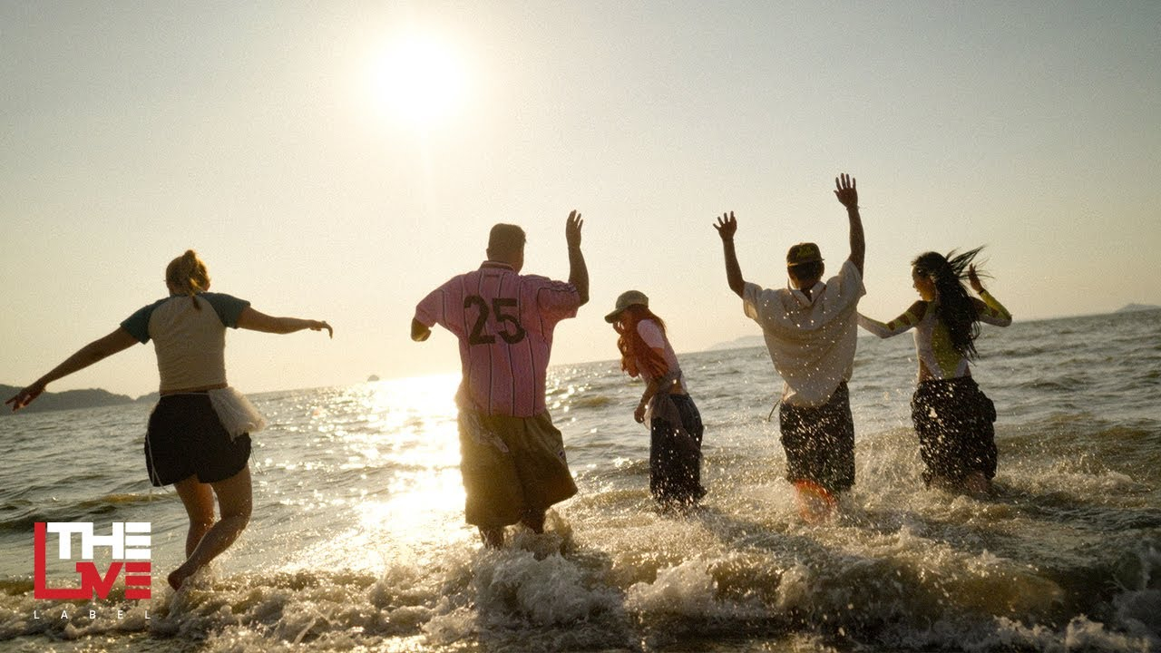 MAMAMOO's Whee In makes summer memories in 'coco water' MV | allkpop