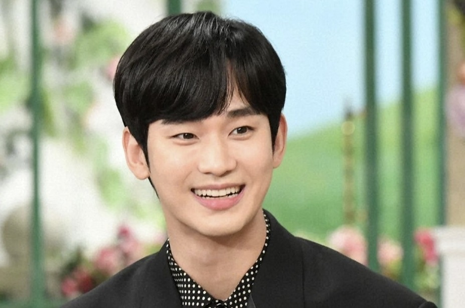 Kim Soo Hyun discusses 'Queen of Tears' and more on Japanese talk show ...