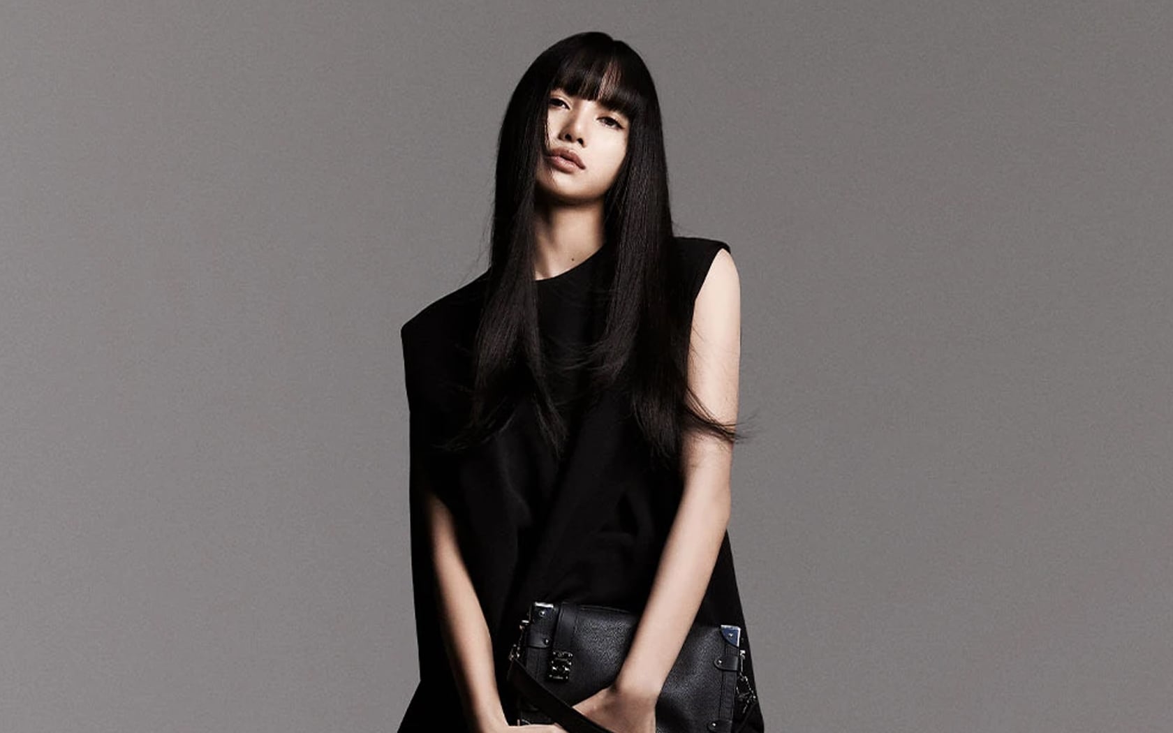 K-netizens say BLACKPINK's Lisa is more suited for Louis Vuitton's ...