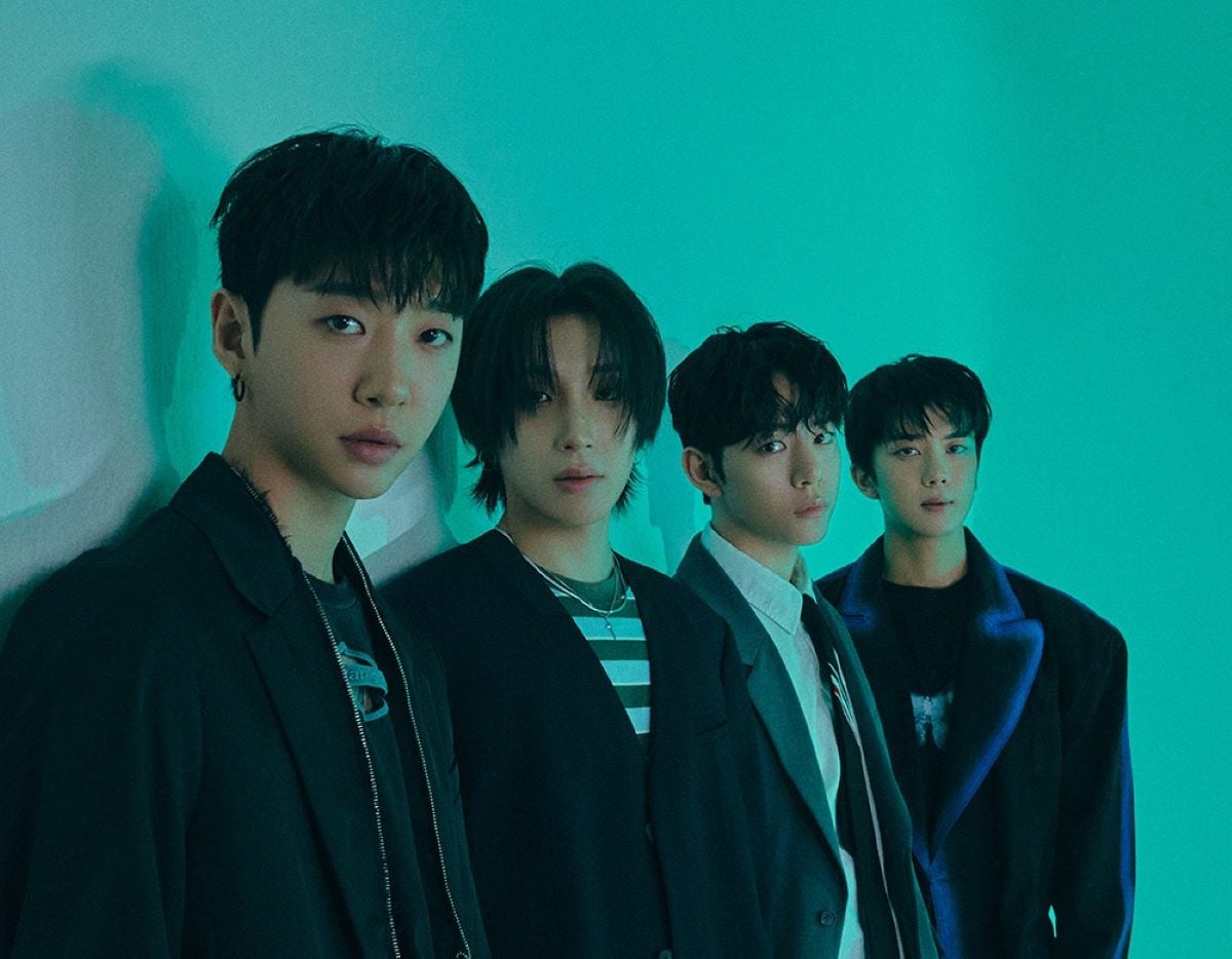 B.A.P drops stunning new group photo for ‘CURTAIN CALL’ | allkpop