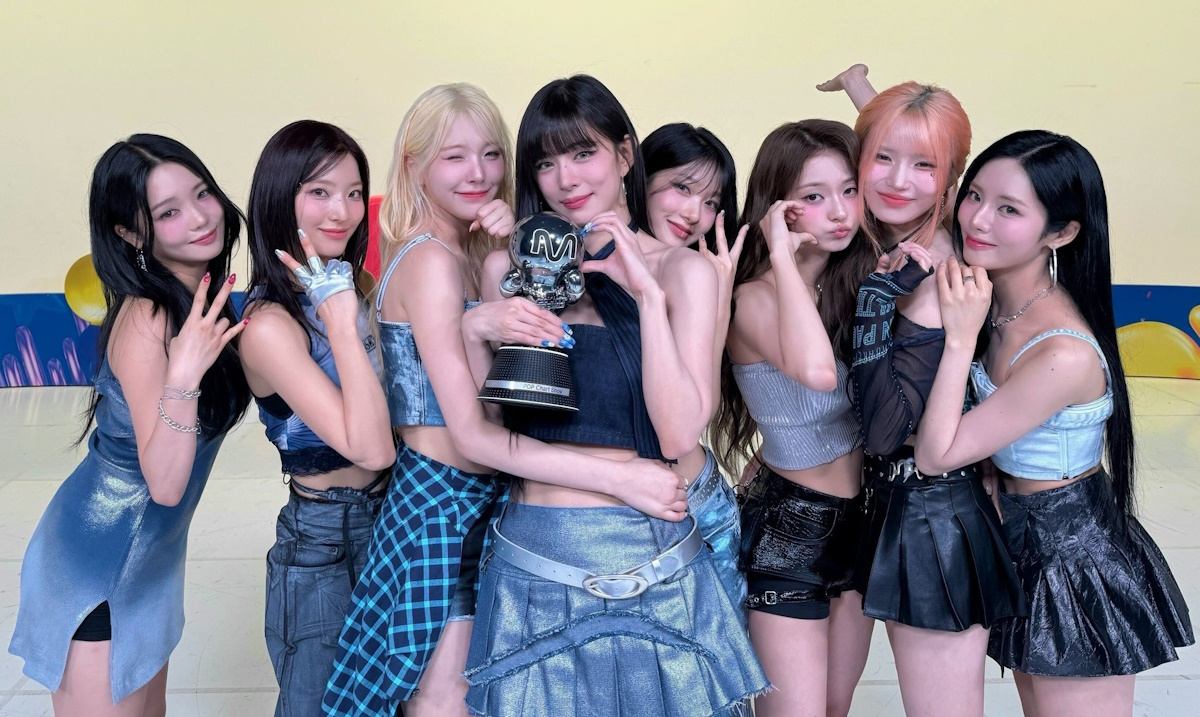 fromis_9 win #1 + Performances from August 22nd 'M! Countdown'! | allkpop