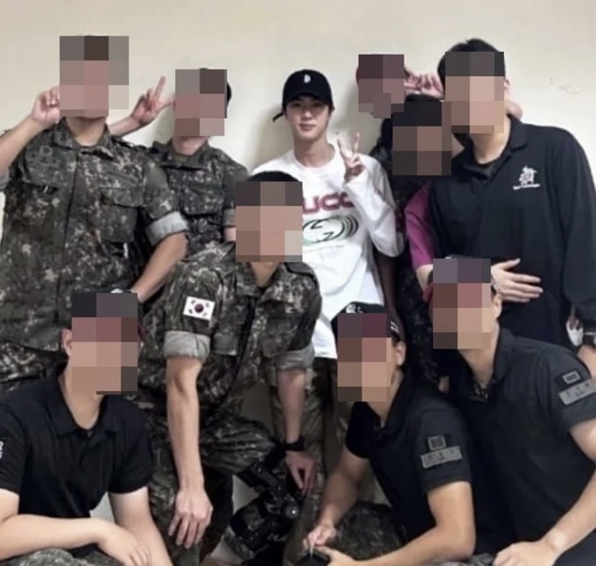 BTS's Jin fulfills promise to junior soldiers, reflecting his loyalty ...