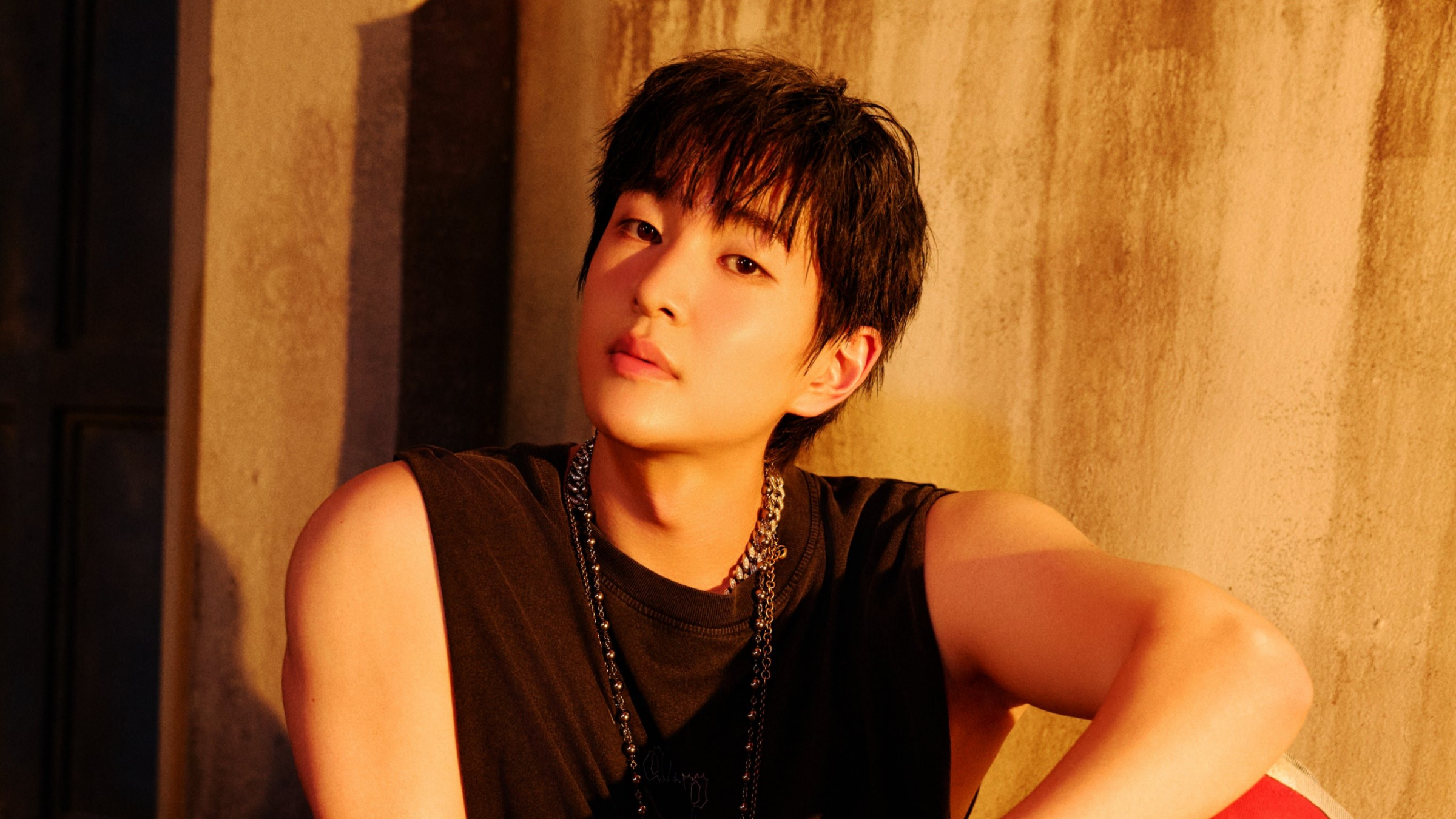 'FLOW' becomes SHINee's Onew's best-selling album in first-day sales | allkpop