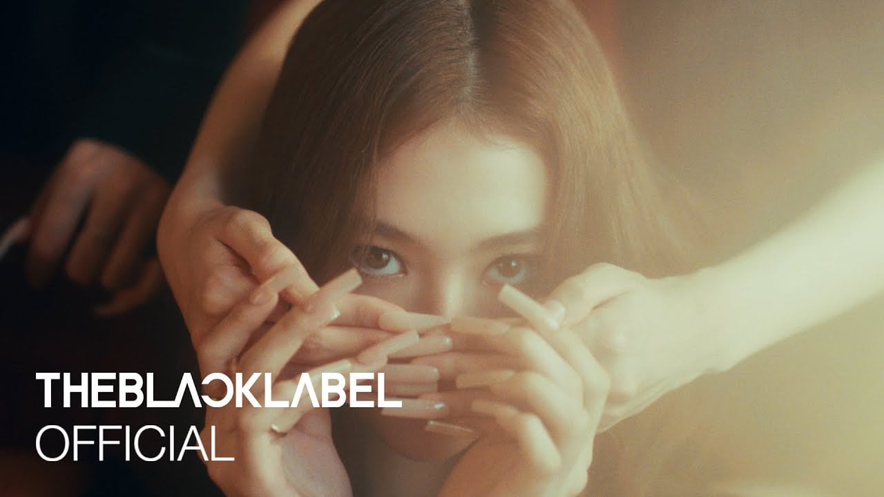 MEOVV reveal dark wings in 'TOXIC' MV teaser | allkpop