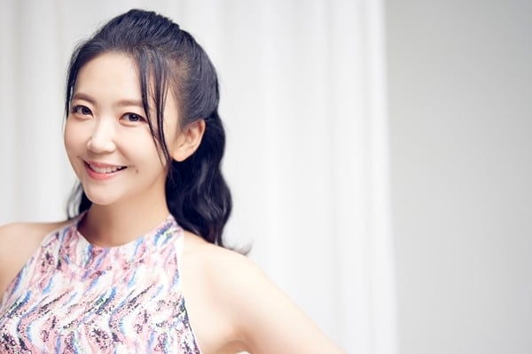 Actress Lim Seong Eon announces May wedding with non-celebrity ...