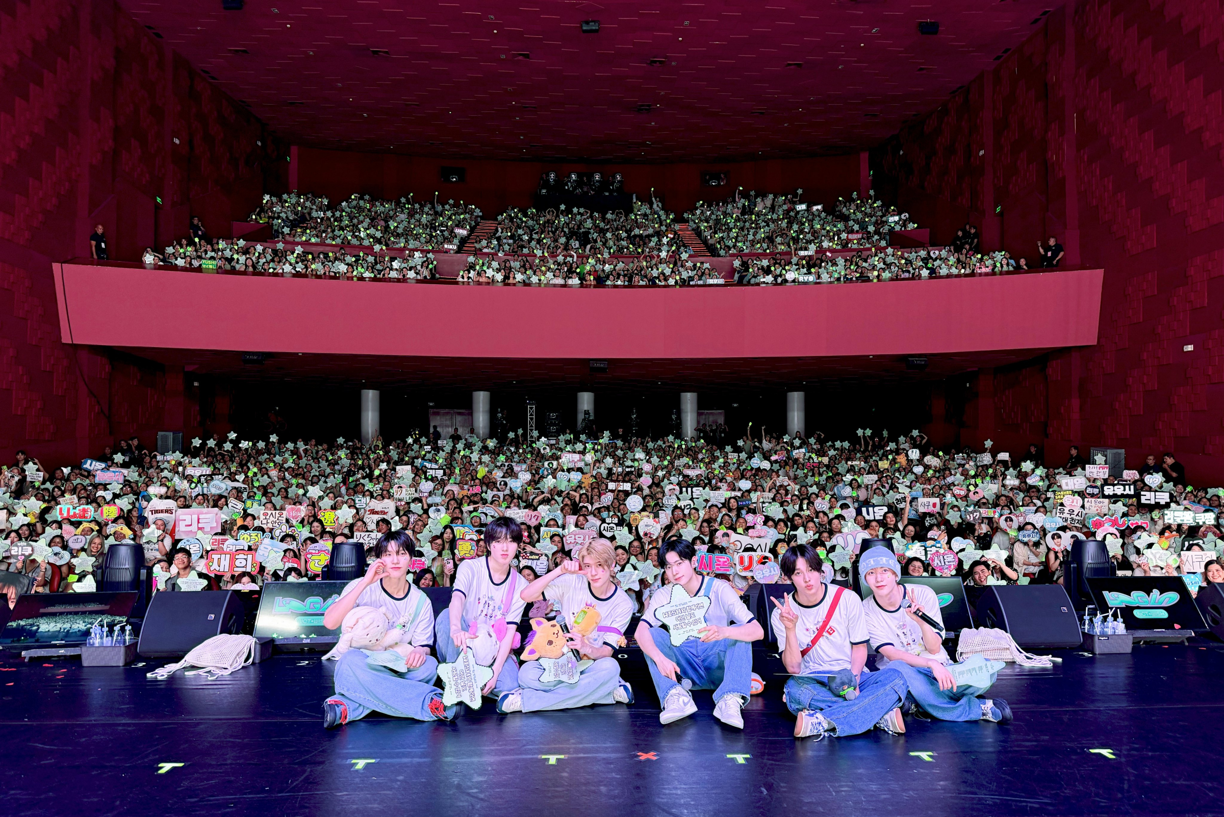 [PHOTOS] NCT WISH wraps up their first 'LOG in' concert in Manila ...