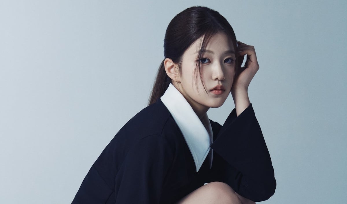 izna's main vocalist Yoon Jiyoon will continue to sit out activities for group's June comeback ...