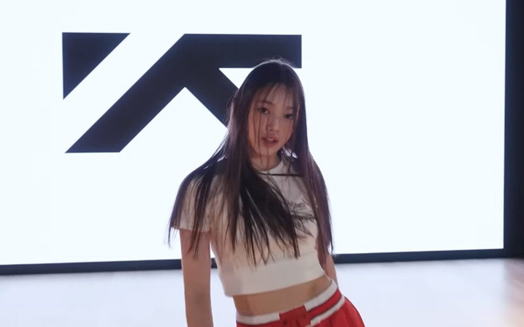 YG's NEXT MONSTER trainee EVELLI is receiving a lot of attention | allkpop