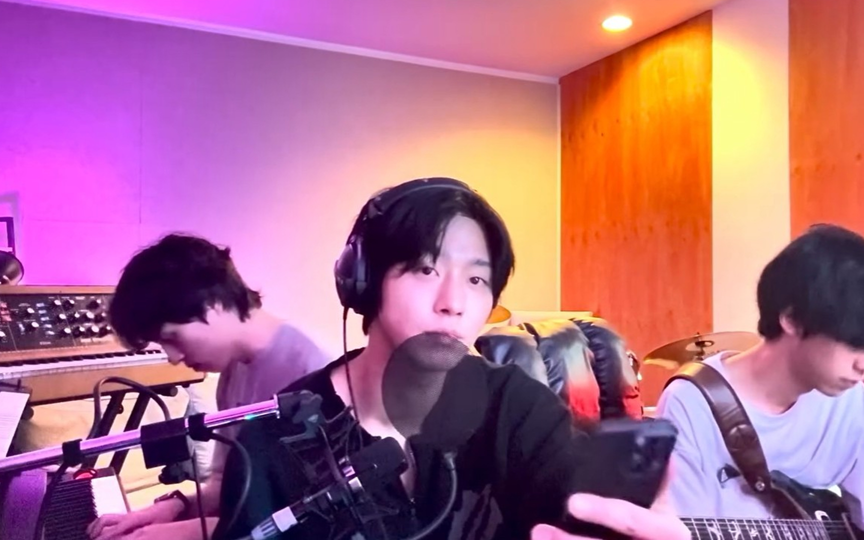 Ahn Hyo Seop surprises fans with cover of "Free" from 'Kpop Demon ...