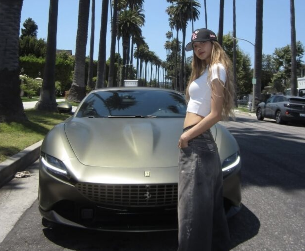 BLACKPINK's Lisa turns heads with high-end Ferrari and sleek fashion ...