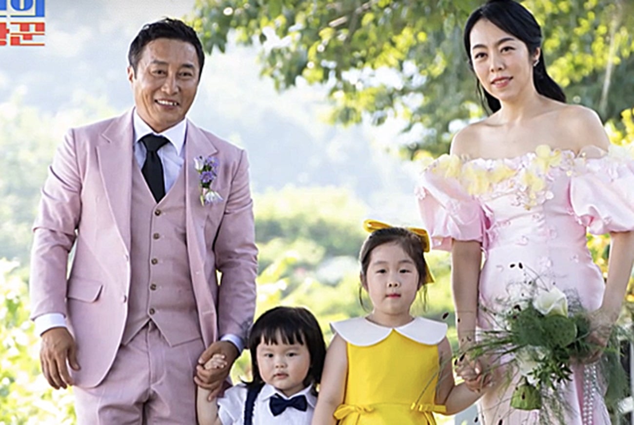 Kim Byung Man steps out with son for first time | allkpop