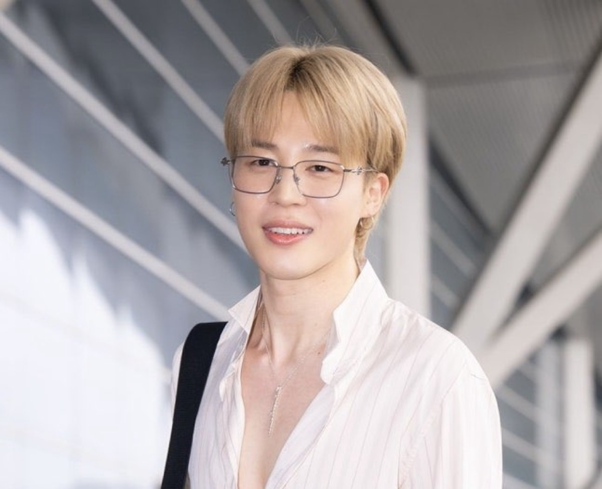 BTS’s Jimin departs for Paris to attend DIOR collection show | allkpop