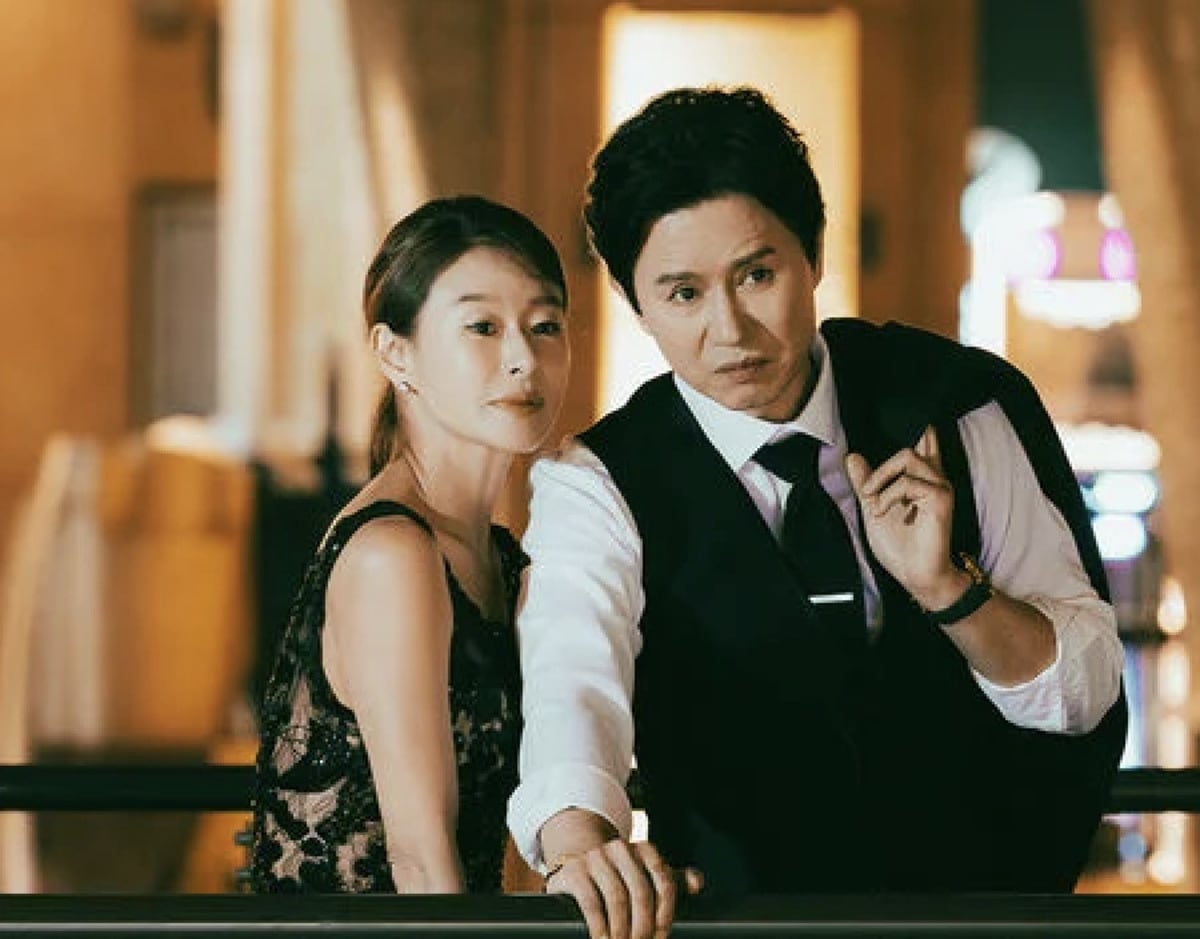 Kim Min Jong and Ye Ji Won unveil sophisticated couple pictorial 'The ...