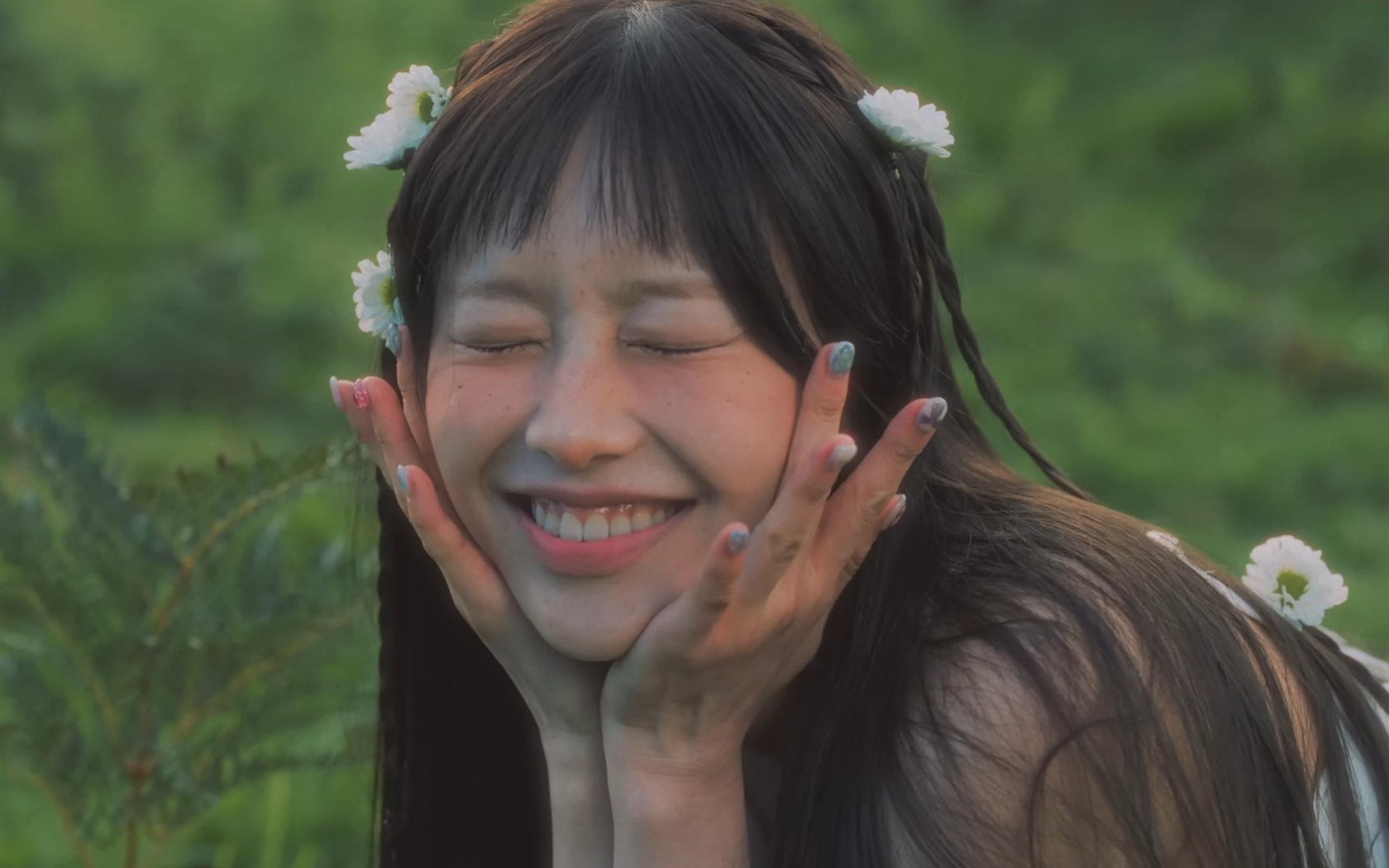 Chuu to showcase artistic growth with first full-length solo album in January | allkpop