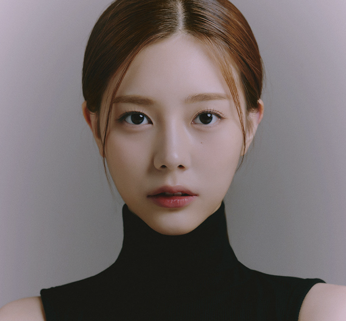 Former DIA member Kwon Chaewon renews contract with Started ...