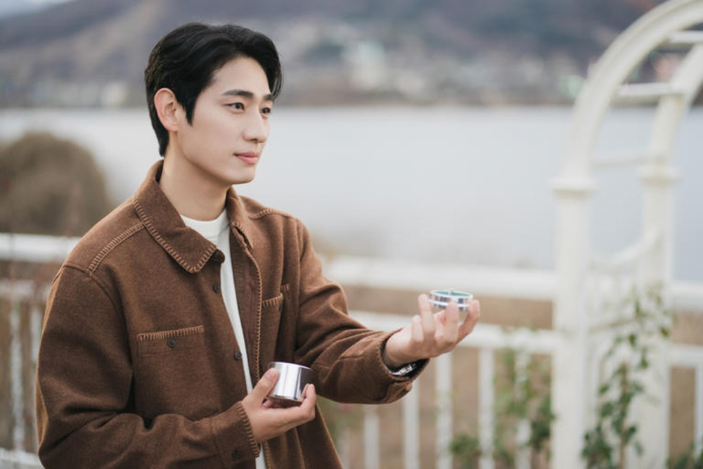 Actor Yoon Park and model Kim Su Bin expect first child in early 2026 ...