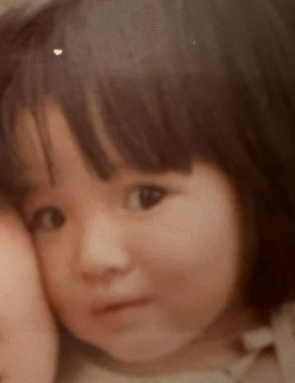 Song Hye Kyo posts unexpected adorable missing-tooth childhood photos ...